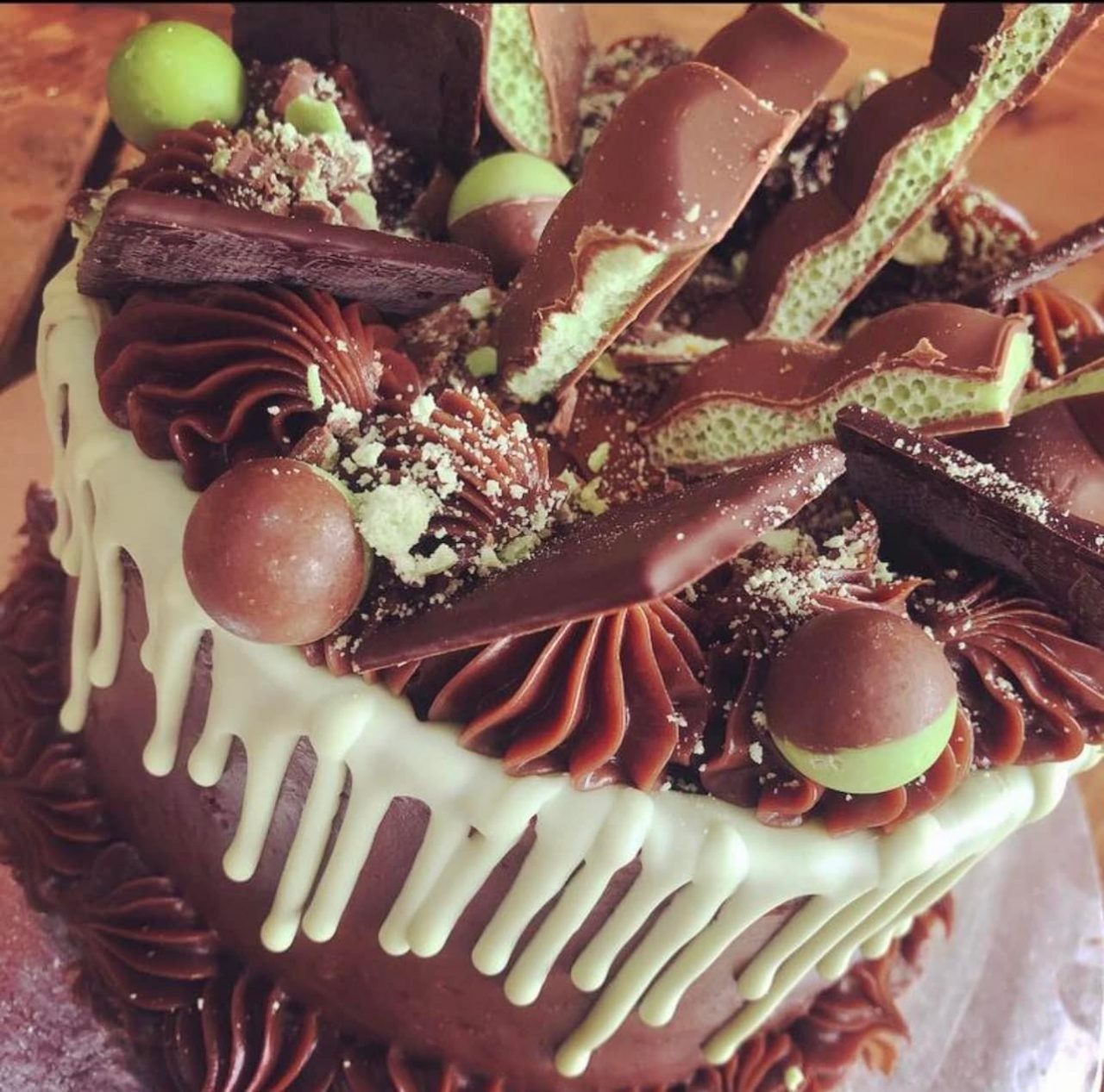 Celebration Cakes | Delilicious